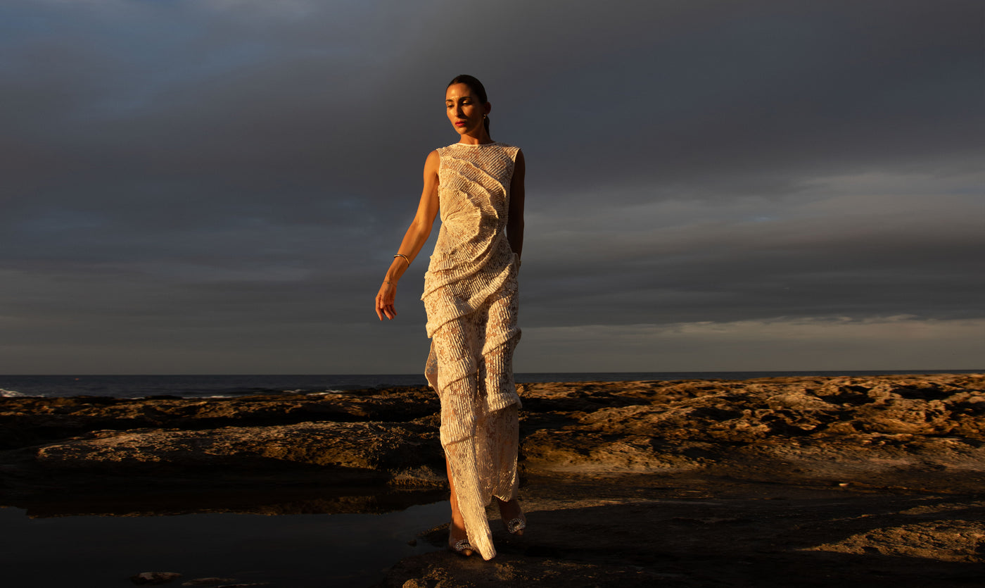 Georgia Hardinge. A sculptural label.